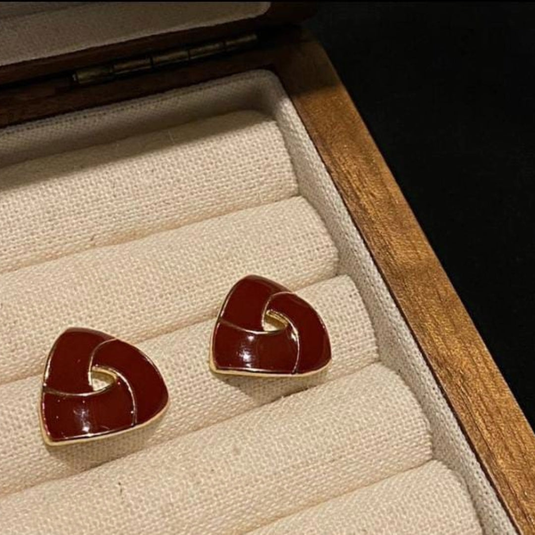 Red Dashing Studs – YUGOSMILE