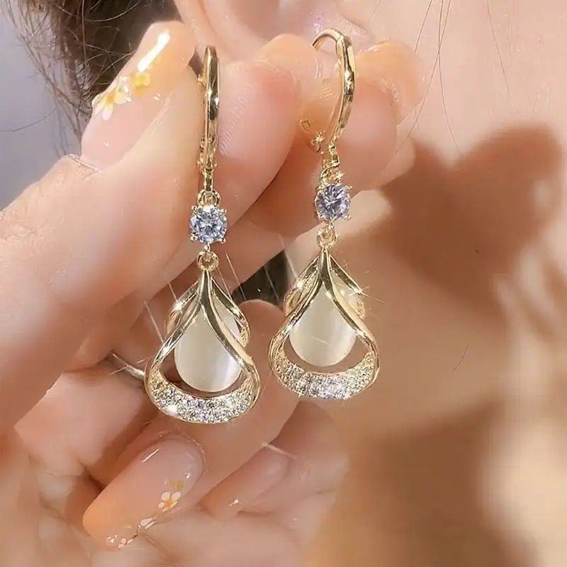 Evergreen Water Drop Earrings – YUGOSMILE